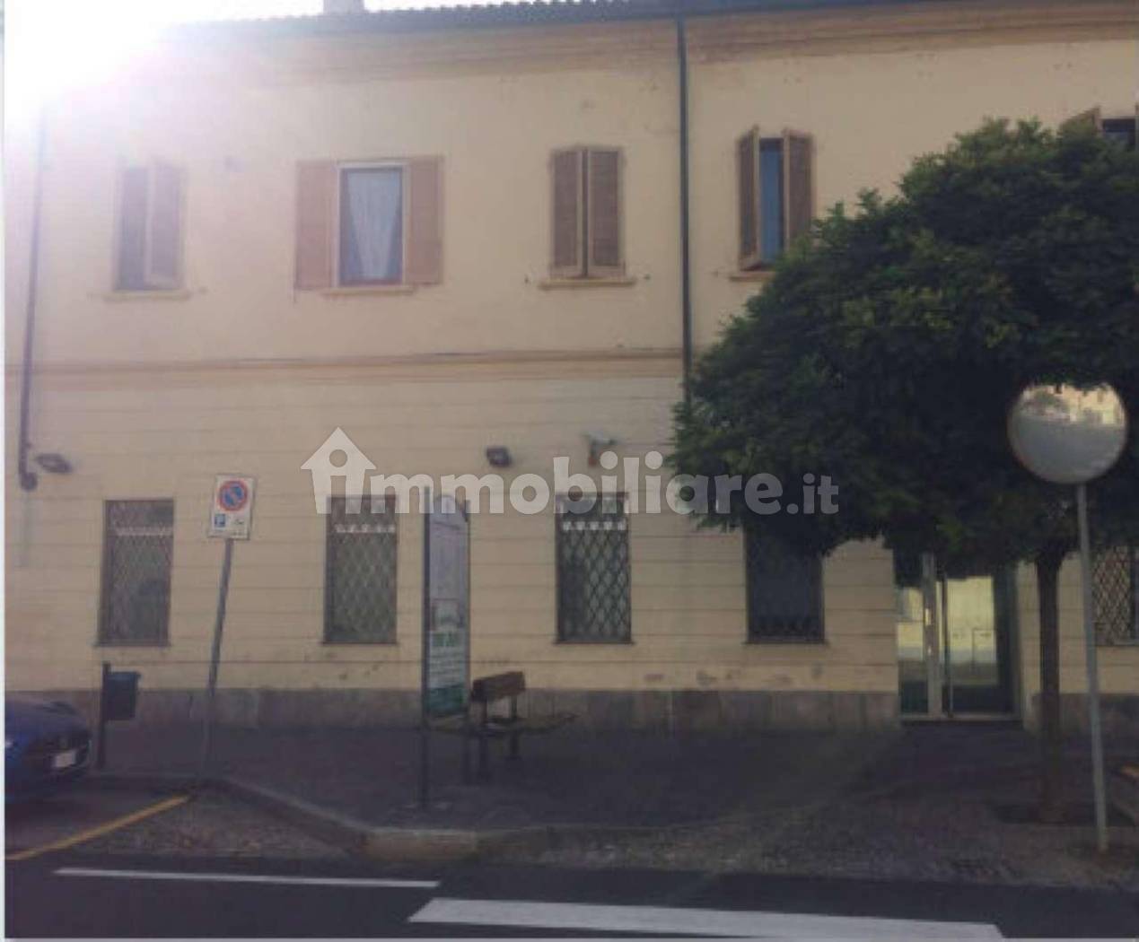 Locale commerciale in Vendita