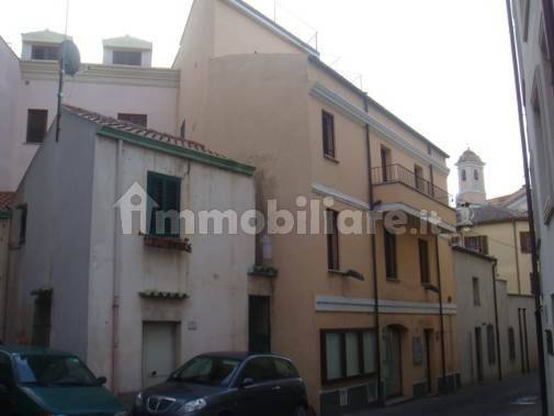 Locale commerciale in Vendita