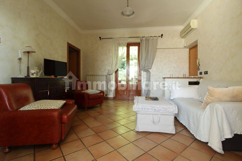 Bilocale via Goffredo Mameli 62, Centro, Poggio Mirteto