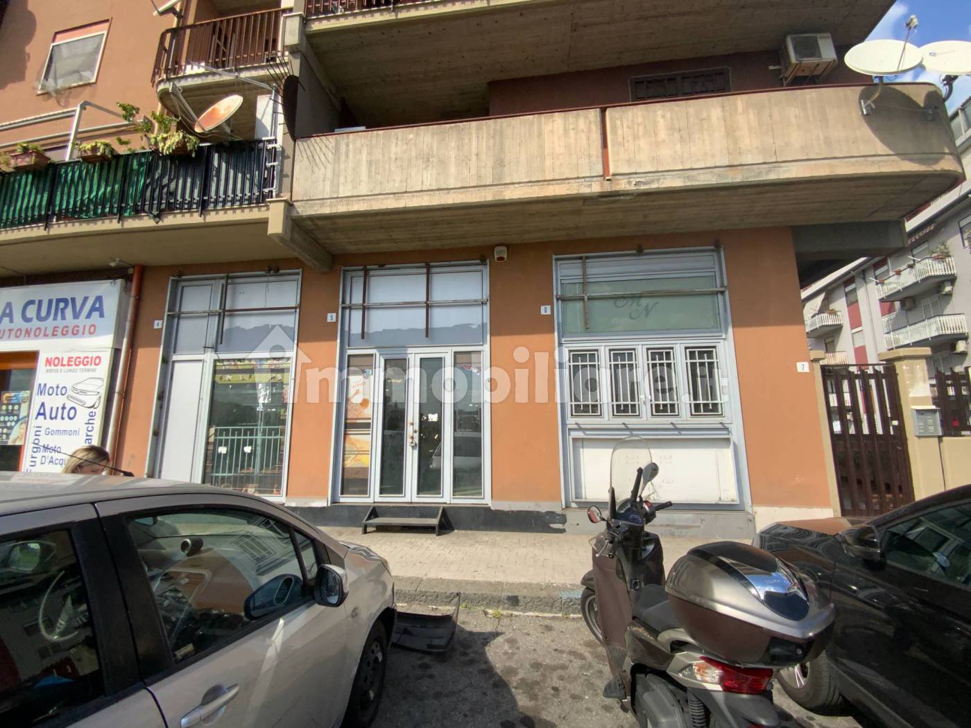 Locale commerciale in Vendita