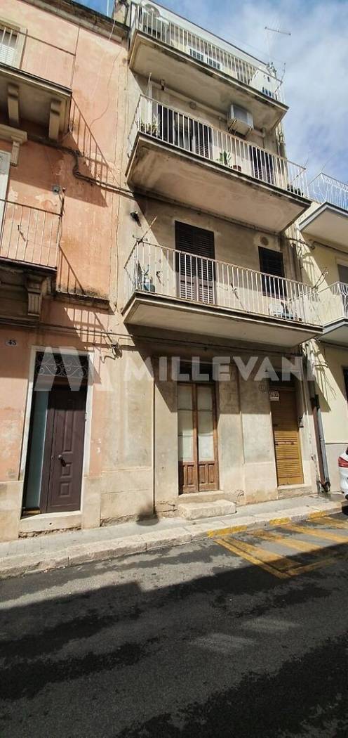 Bilocale via Enrico Elia, Centro, Ragusa
