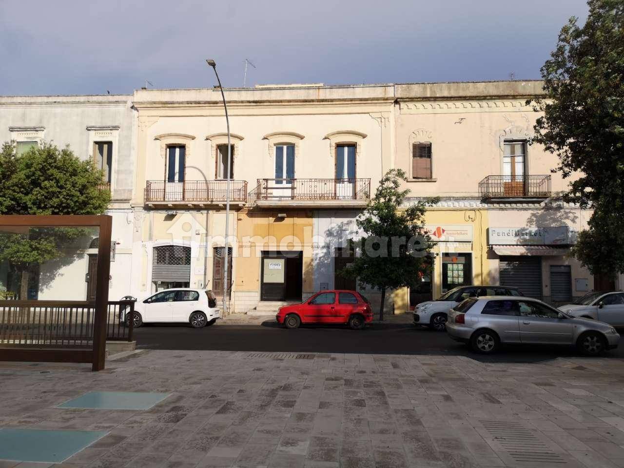 Locale commerciale in Vendita