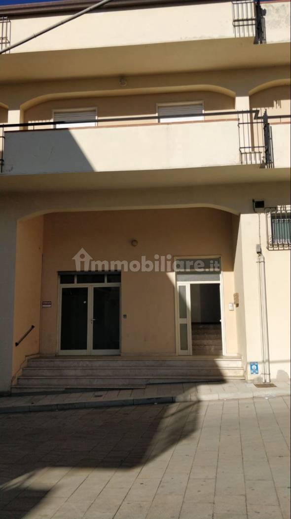 Locale commerciale in Vendita