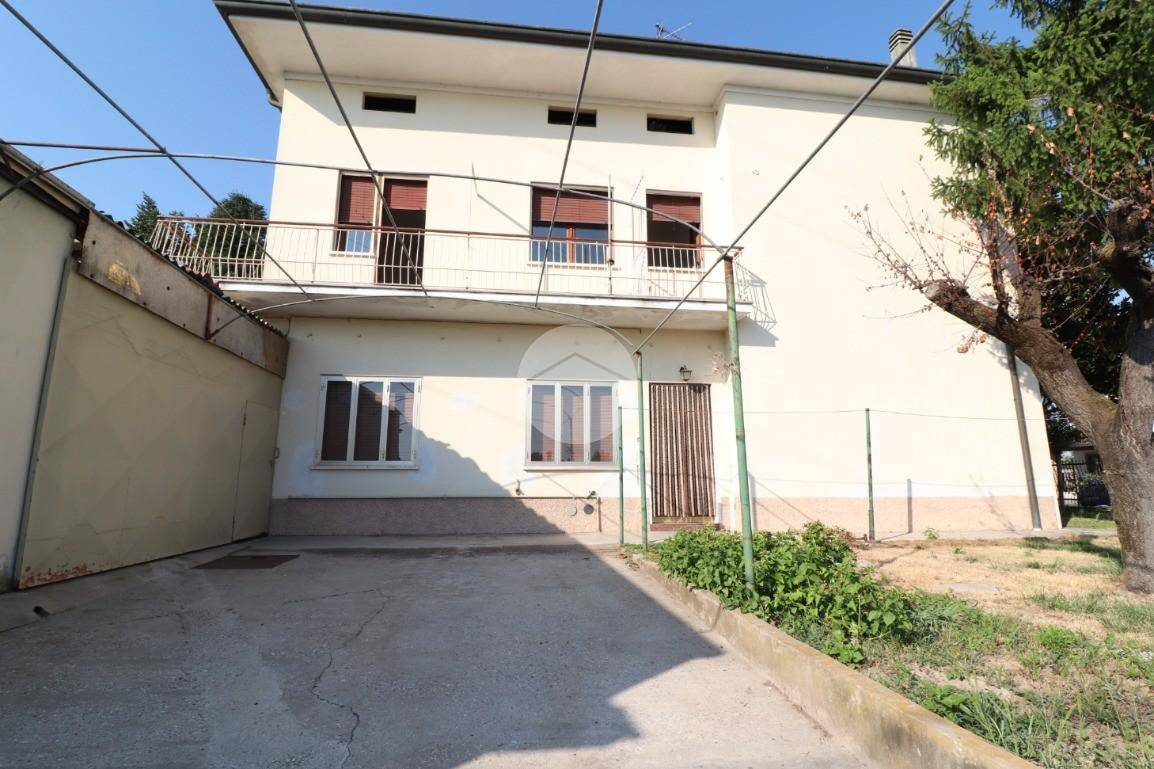 Trilocale buono stato, piano terra, San Giorgio Bigarello