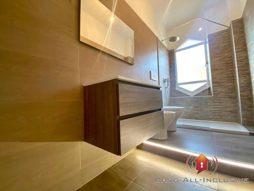 Bilocale via Papa Giovanni XXIII, Renate