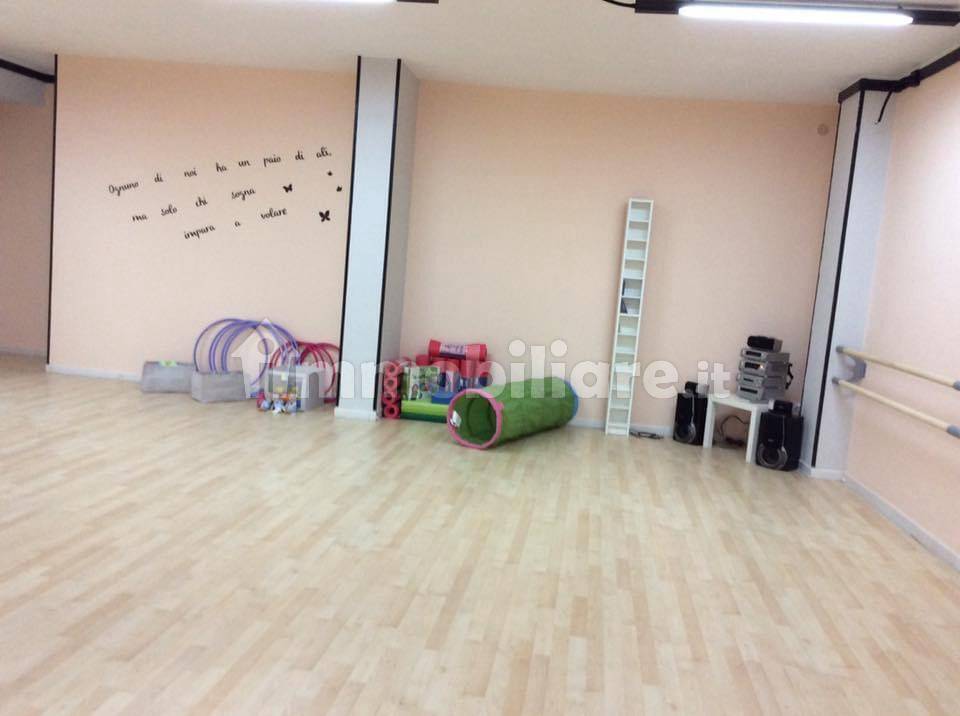 Locale commerciale in Vendita