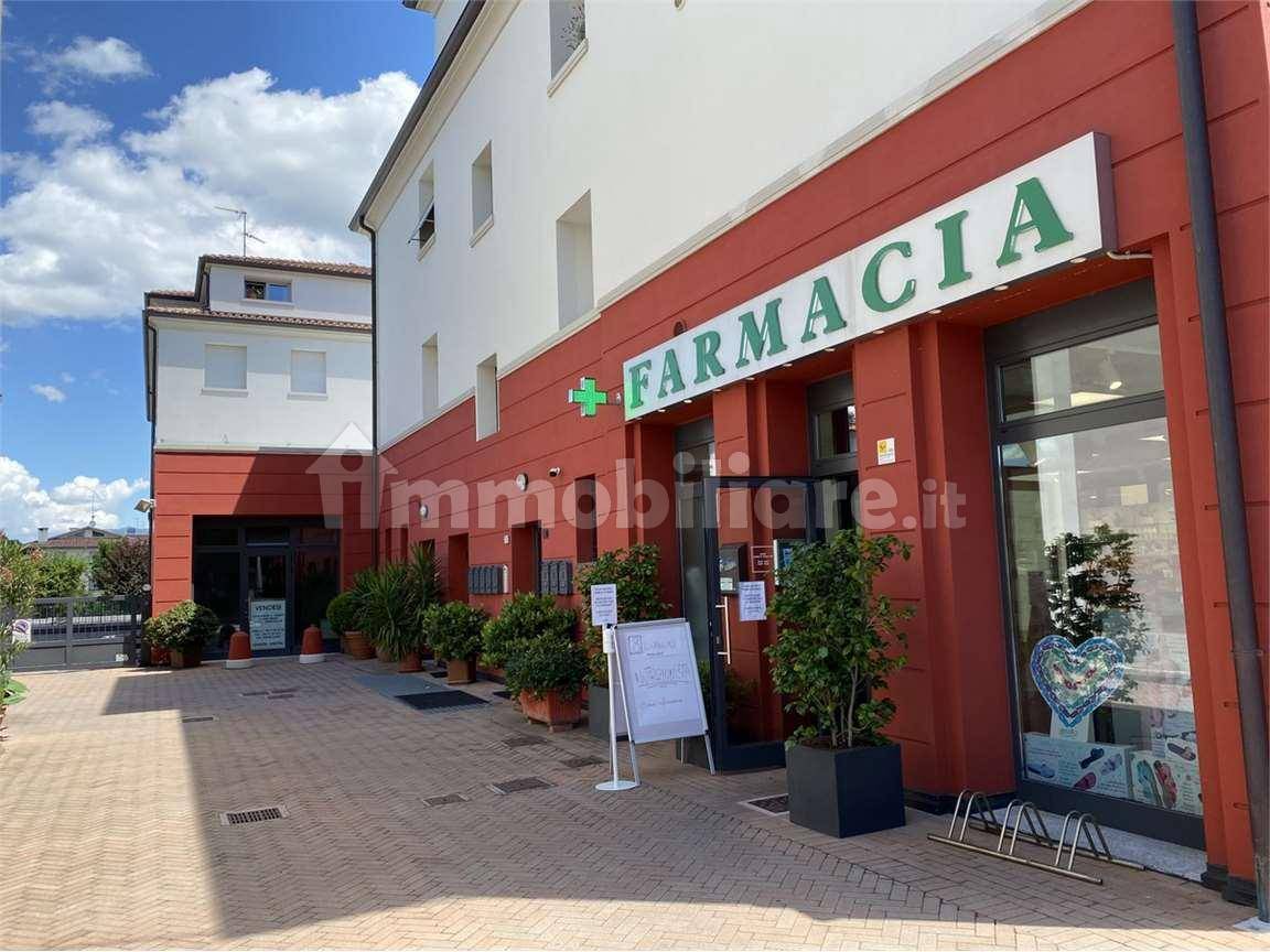 Locale commerciale in Vendita