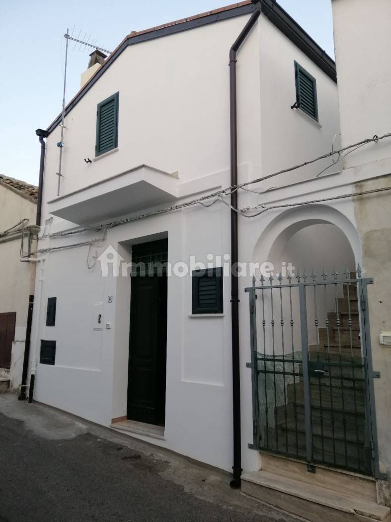 Bilocale via Mentana 10, Centro, Pisticci