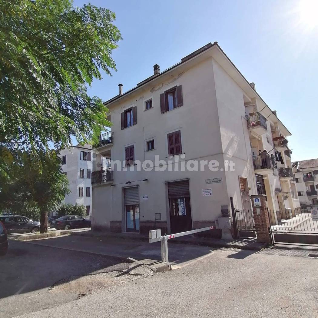 Locale commerciale in Vendita