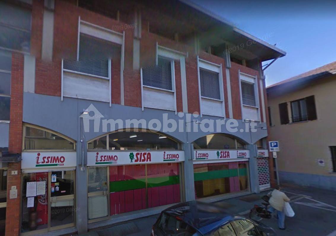 Locale commerciale in Vendita