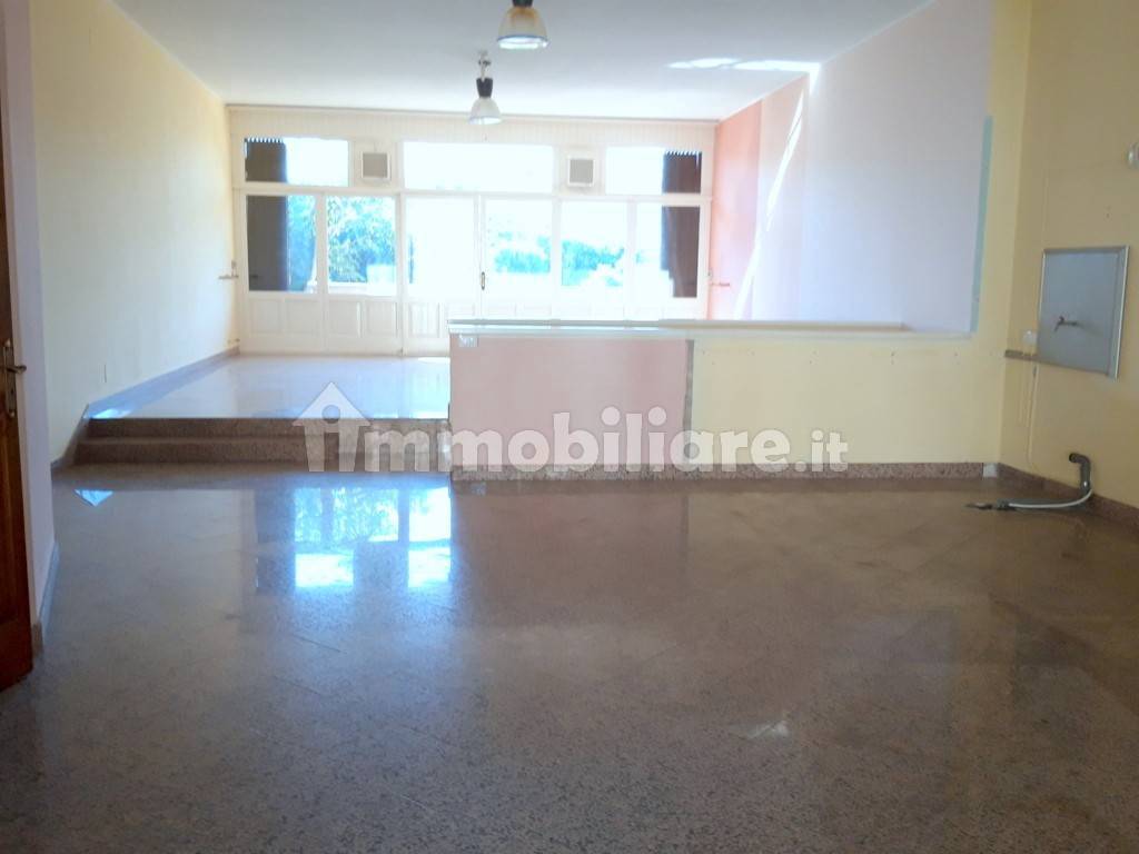 Attività commerciale in Vendita