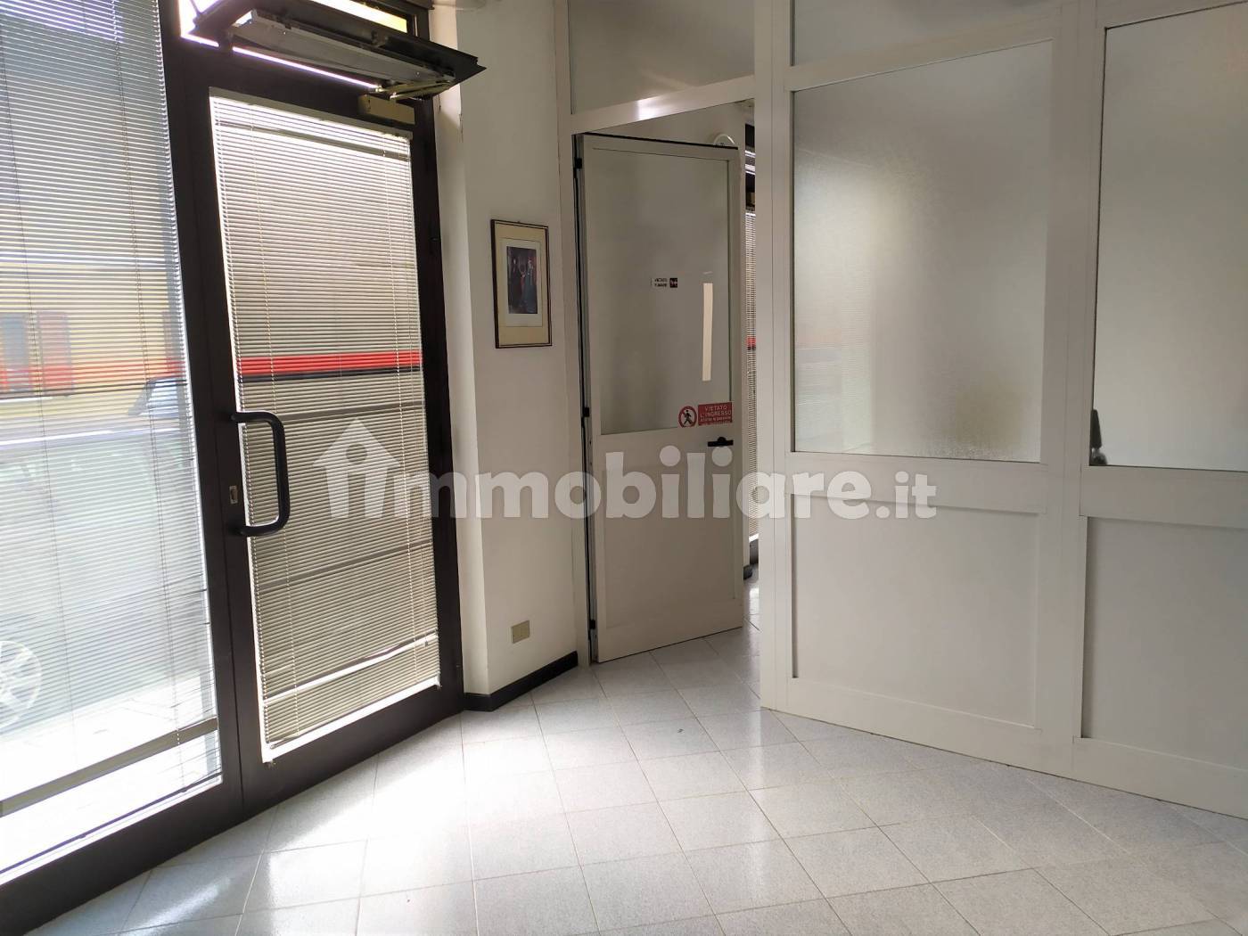 Locale commerciale in Vendita