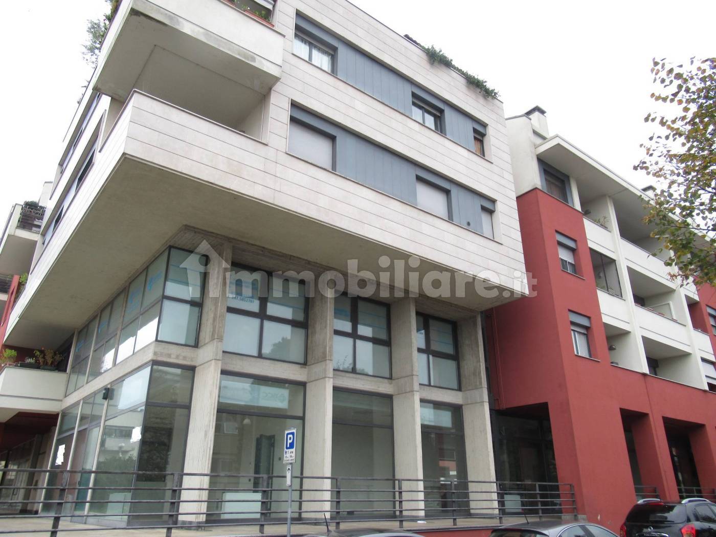 Locale commerciale in Vendita