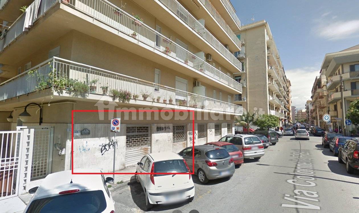 Locale commerciale in Vendita