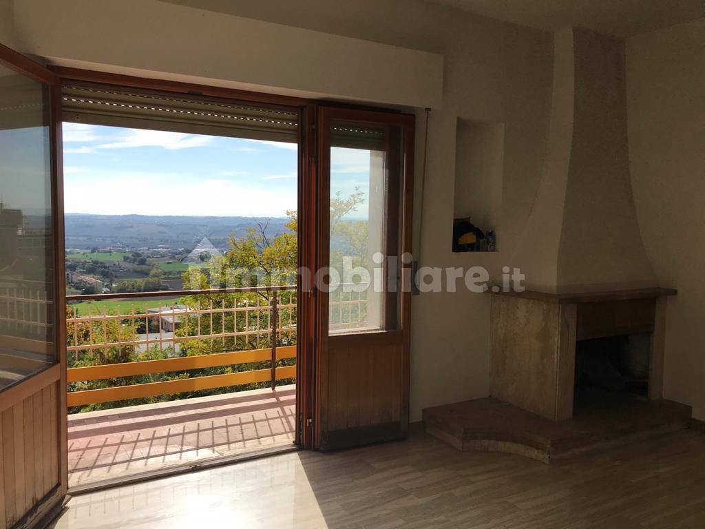 Appartamento via Cristoforo Colombo 165, Centro, Osimo