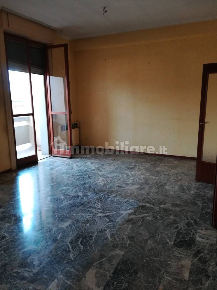 Appartamento buono stato, quarto piano, Centro, Mantova