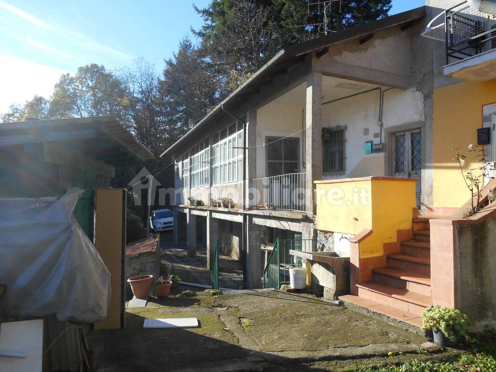 Vendita Rustico in Strada Statale della Cisa Pontremoli. Da ...