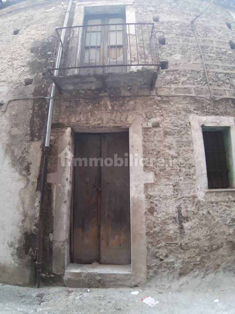 Trilocale corso Roma, Centro, Petilia Policastro