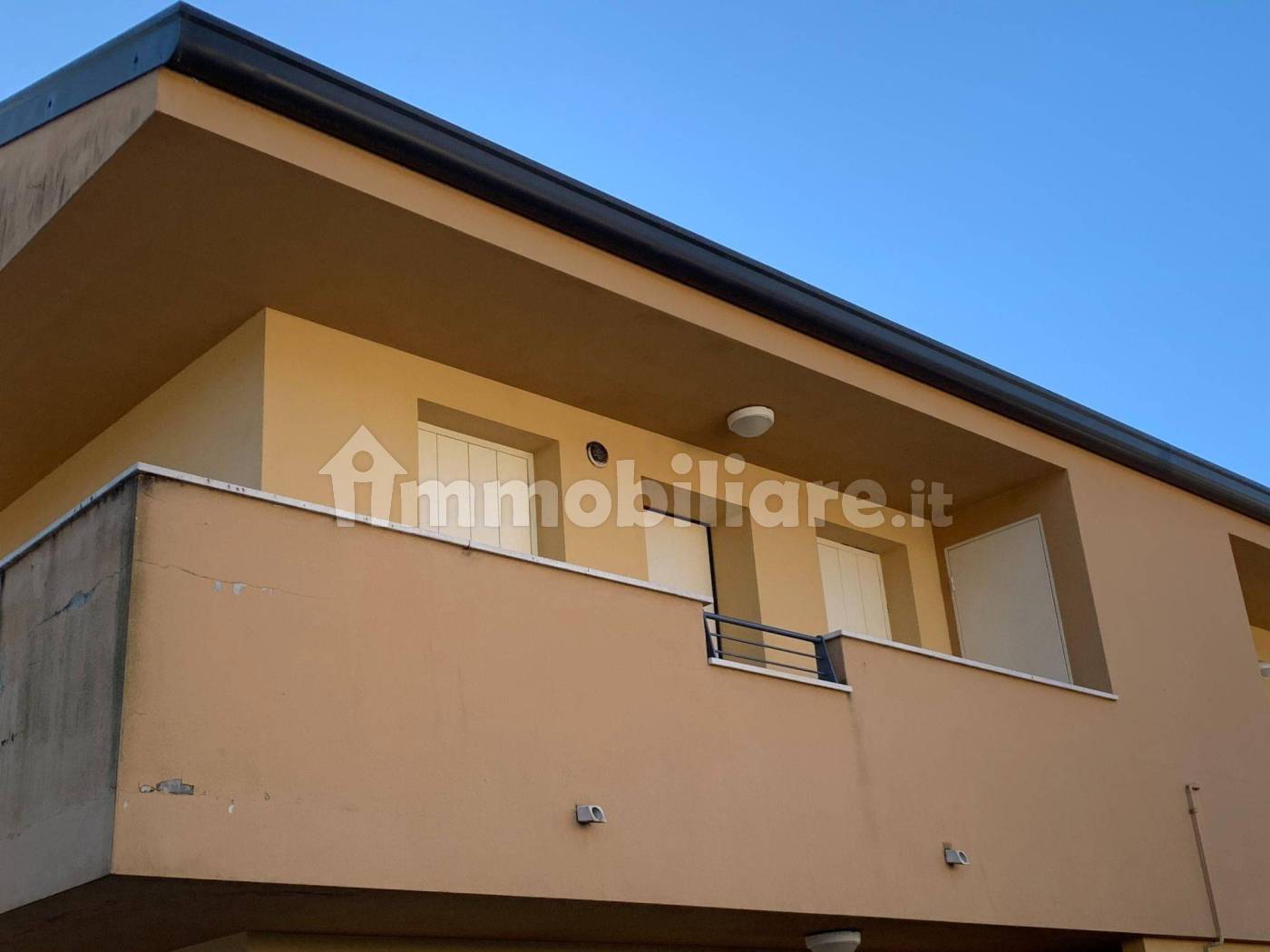 Bilocale via Montello 13, Aviano Castello, Aviano