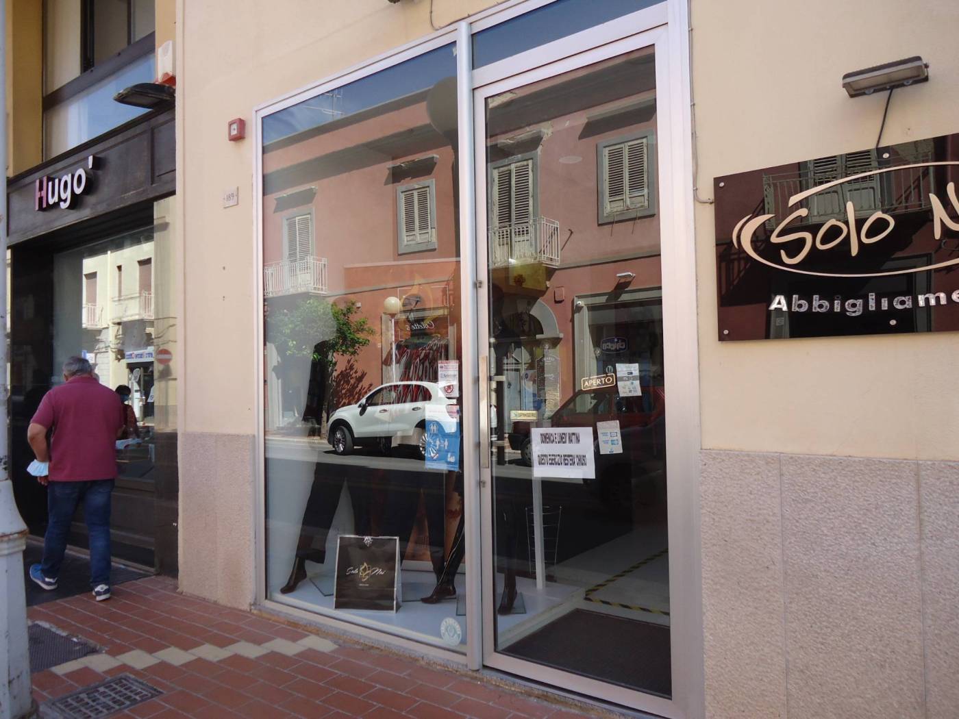 Locale commerciale in Vendita