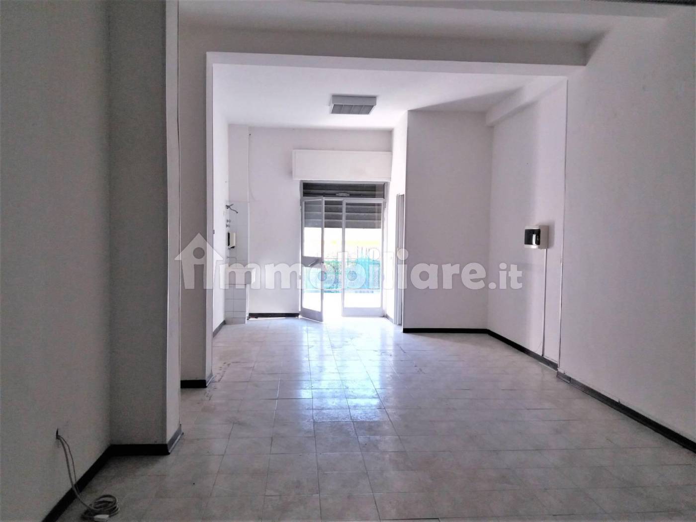 Locale commerciale in Vendita