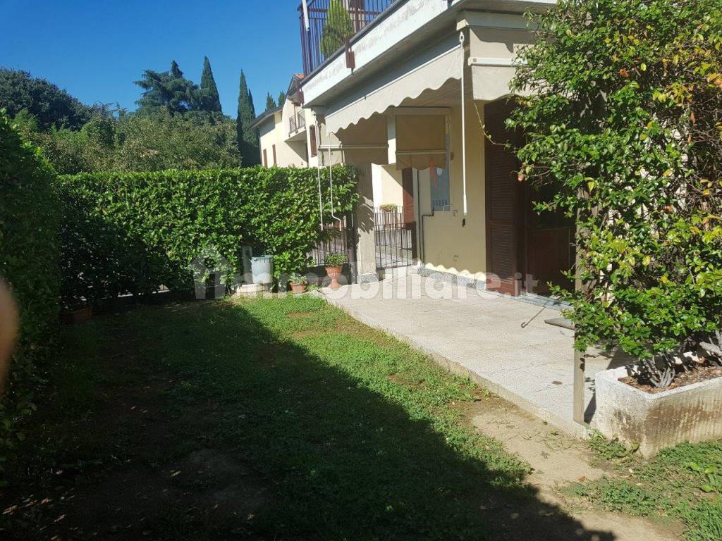 Vendita Appartamento Carnate. Bilocale in via 4 Novembre 35. Buono ...