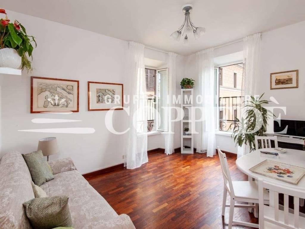 Affitto Appartamento Roma. Trilocale in piazza Rondanini. Ottimo stato ...