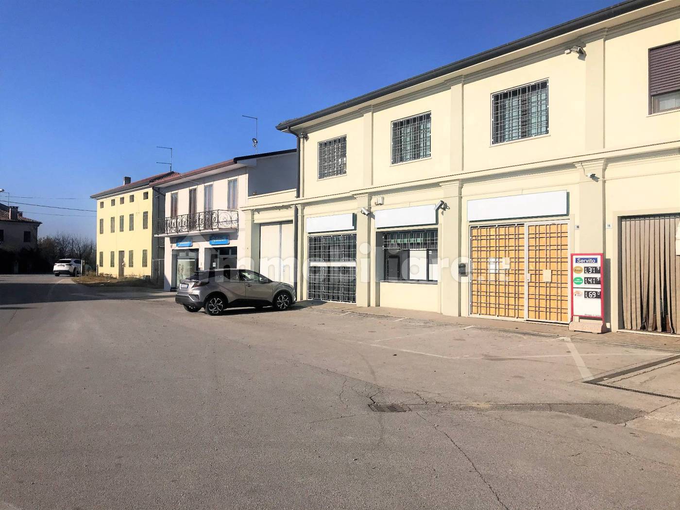 Locale commerciale in Vendita