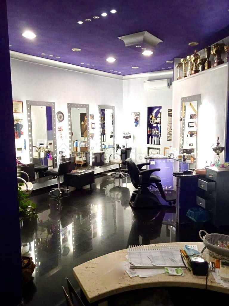 Locale commerciale in Vendita