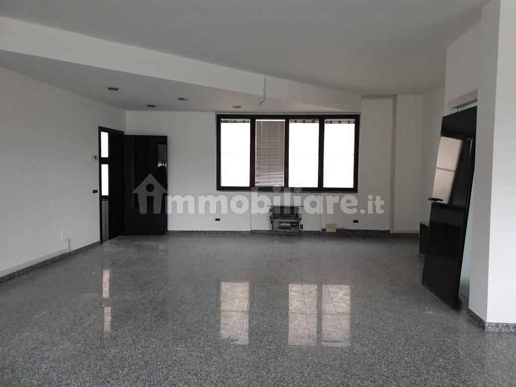 Capannone via Fagnano Olona, Busto Arsizio, Rif. 84390976 - Immobiliare.it