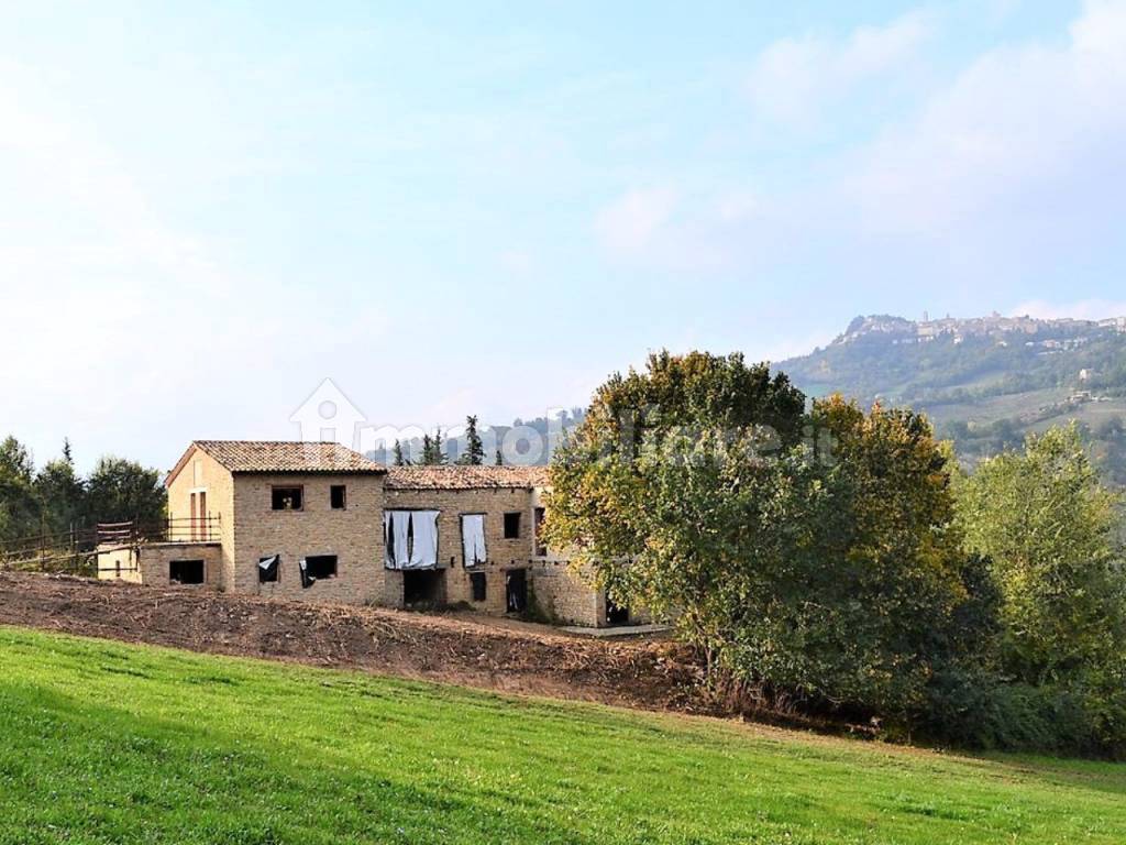 Vendita Casale in via Armando Ricci Monte San Martino. Nuovo, posto ...