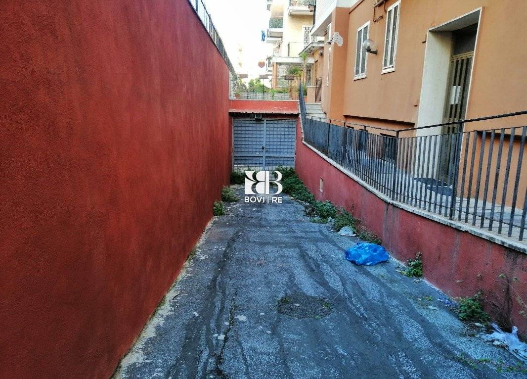 Posto auto - moto in Vendita