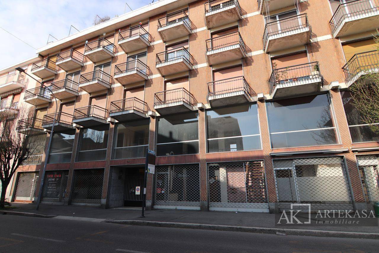 Locale commerciale in Vendita