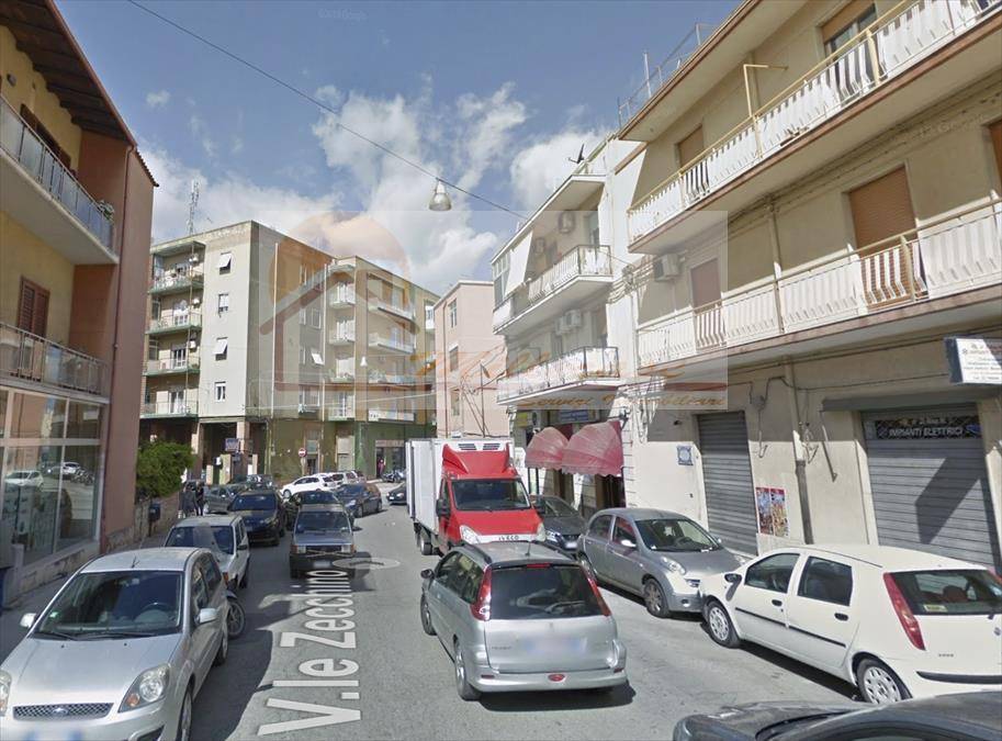 Locale commerciale in Vendita