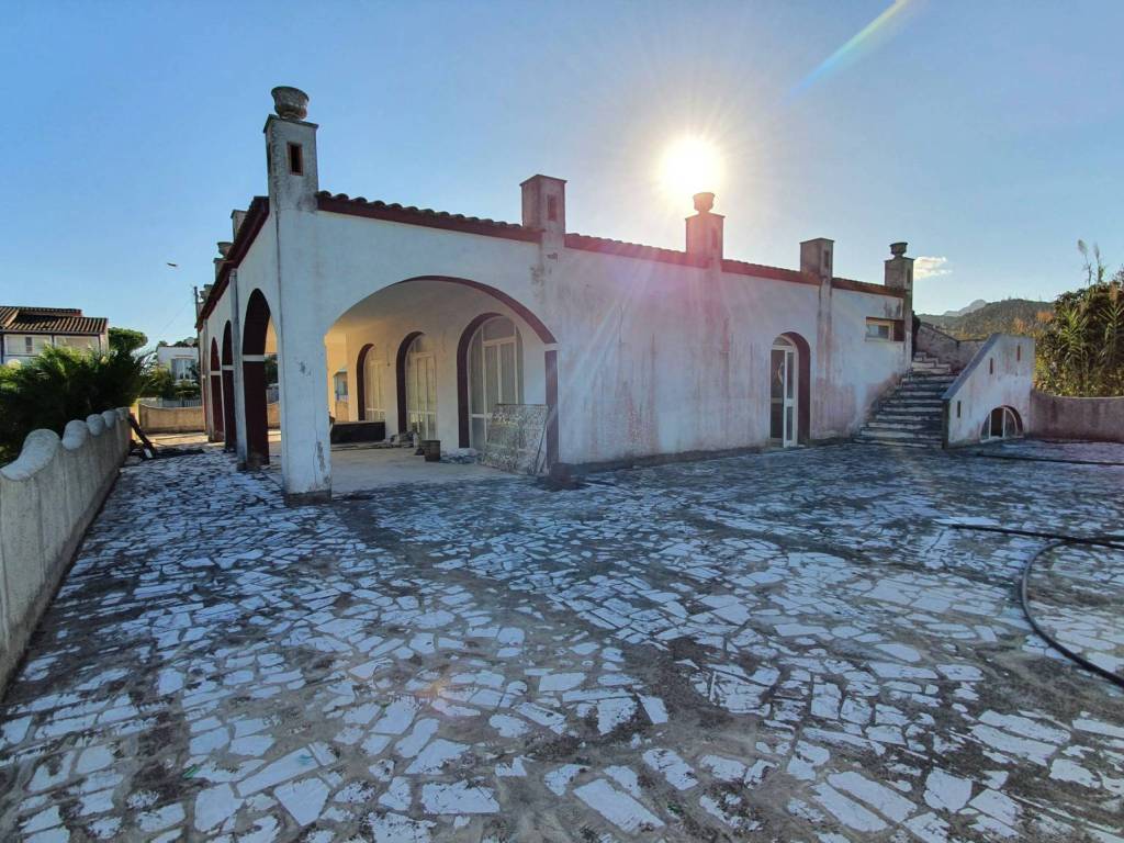 Locale commerciale via Tommaso Tittoni 145, San Felice Circeo, Rif ...