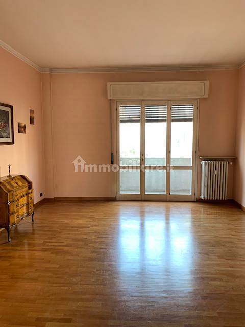 Trilocale buono stato, primo piano, Via Dante, Cremona