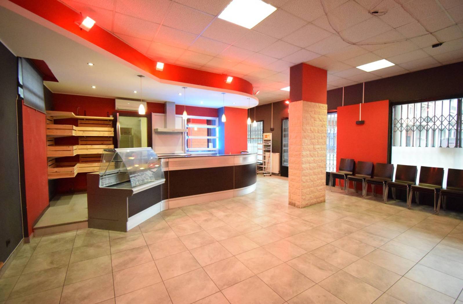 Locale commerciale in Vendita