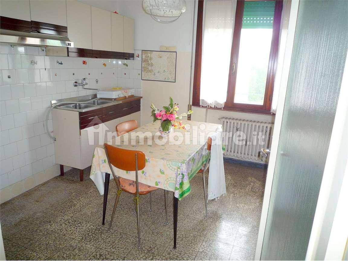 Appartamento da ristrutturare, primo piano, Centro, Conegliano