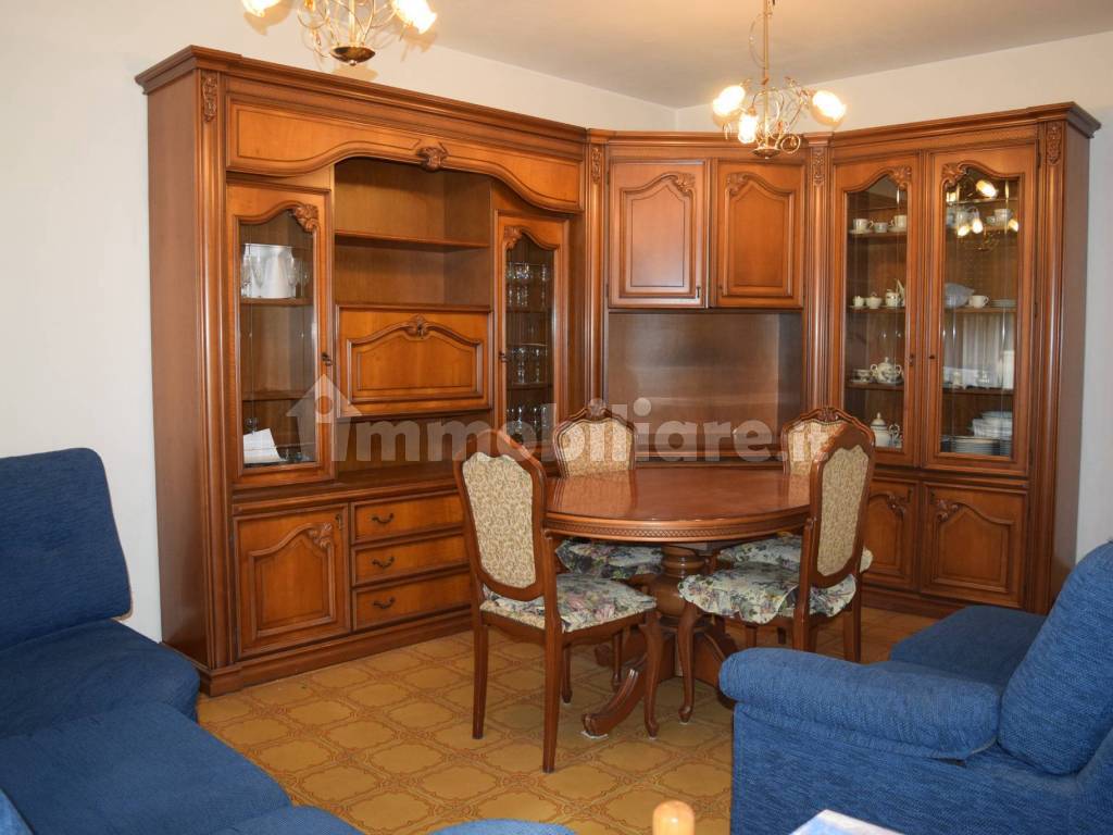 Vendita Appartamento Cuggiono. Quadrilocale in via Giuseppe.... Buono ...